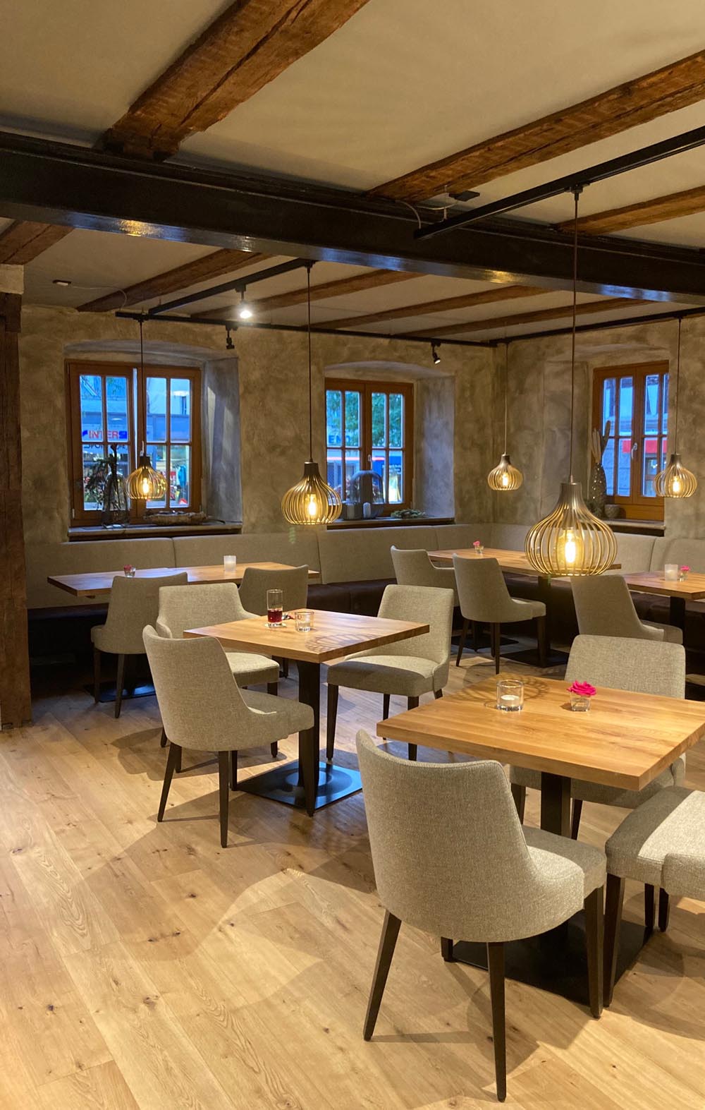 Schwarzer Adler | Unser Service